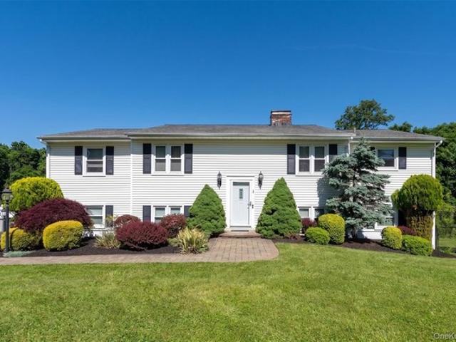 6 Maria Ln, Ossining, NY 10562