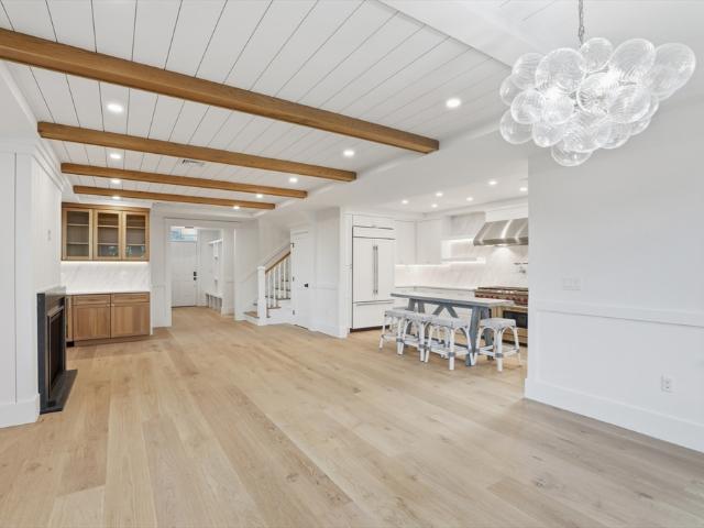 6 Mariner Way