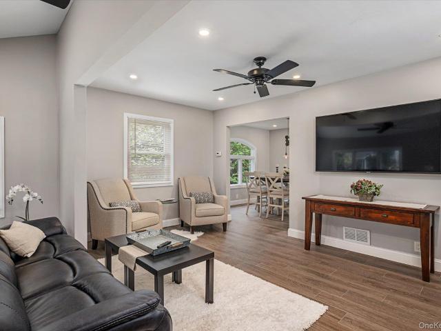 6 Marlboro Place