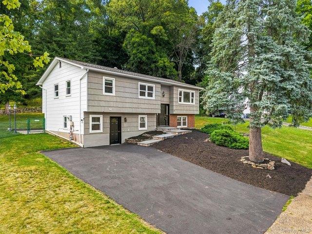 6 May Ct, Stony Point, NY 10980