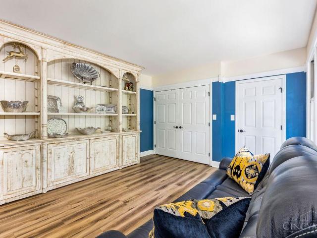 6 Mckee Avenue