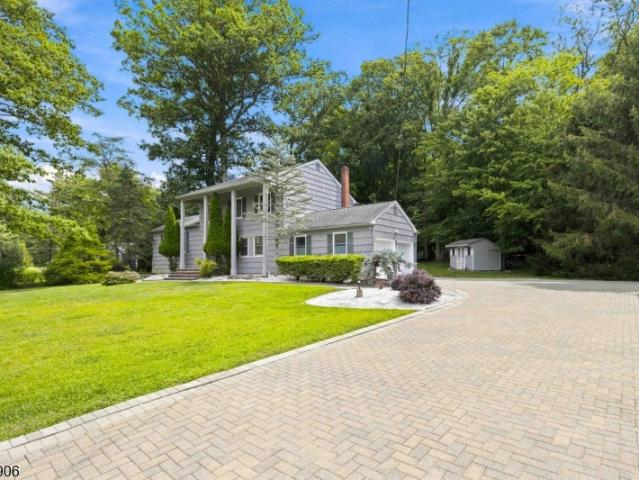 6 Meadowbrook Rd