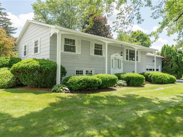 6 Meadowbrook Ter