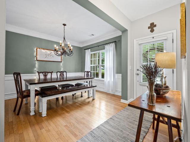 6 Meadowrise Lane