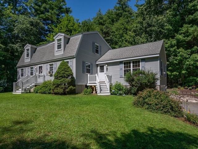6 Merlin Pl, Londonderry, NH 03053