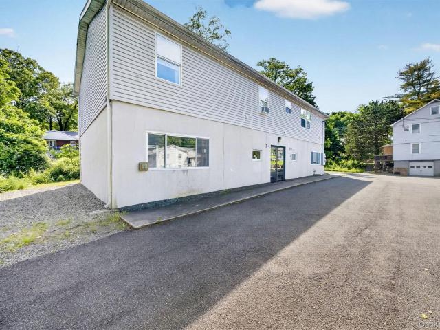 6 Montgomery Road 1