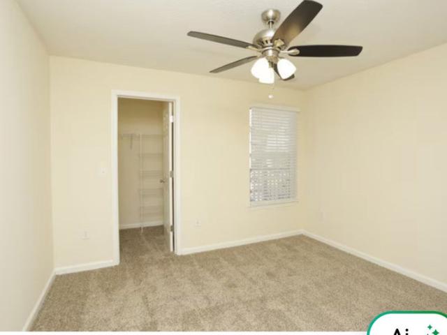 6 month lease private room/bath