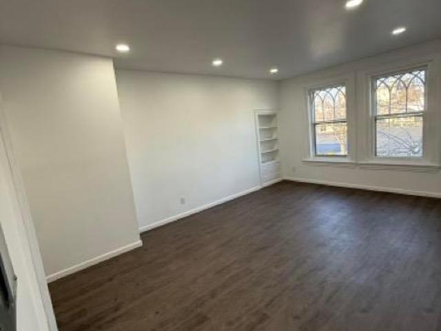 6 N 17th Street 2S
