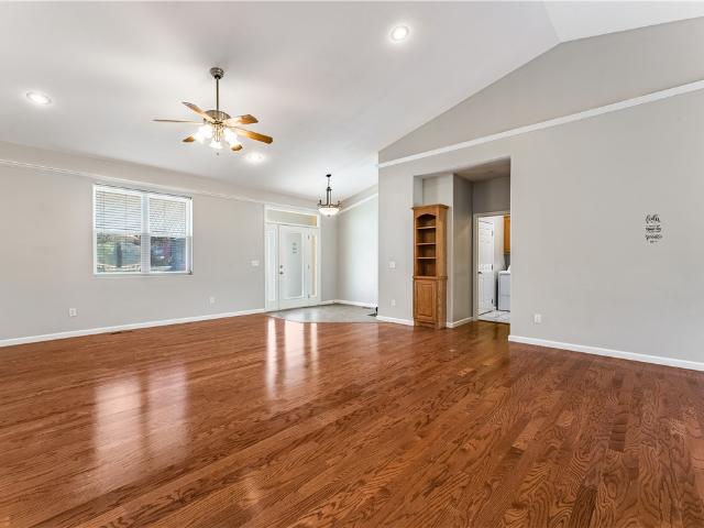 6 N Cheshnut Drive