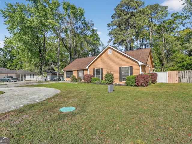 6 N Nicholson Circle