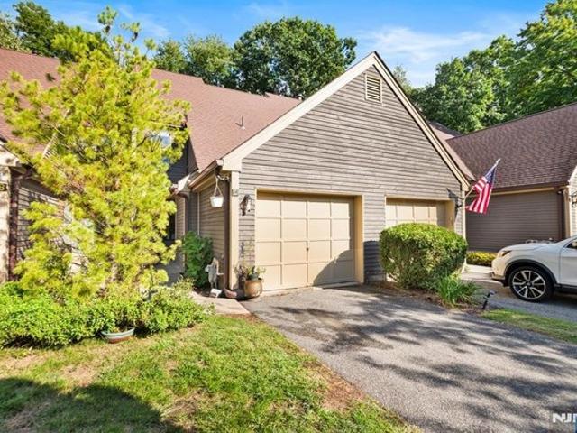 6 New Bedford Rd Apt C, West Milford, NJ 07480