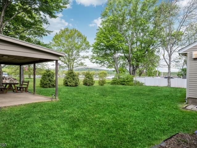 6 Outlook Ave