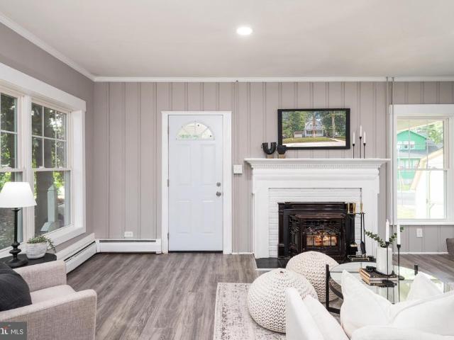 6 Oak Lane SW