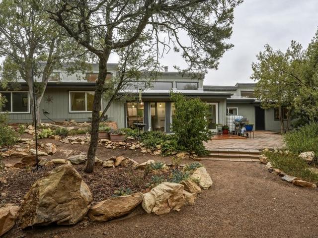 6 Oak Pl, Cedar Crest, NM 87008