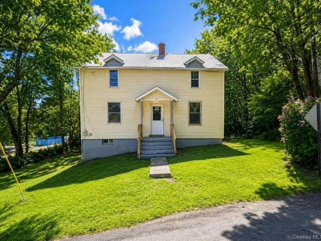 6 Old Walnut St, Catskill, NY 12414