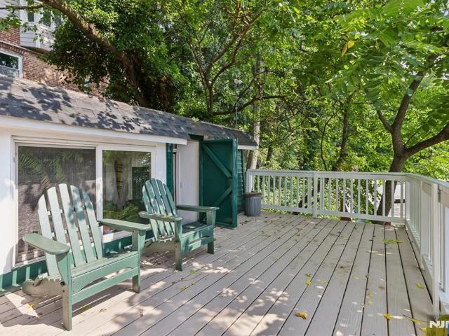 6 Old Wood Road