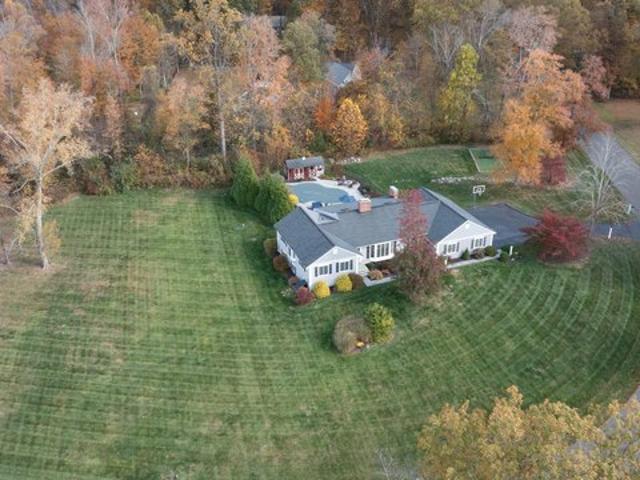 6 Old Woods Rd, Brookfield, CT 06804