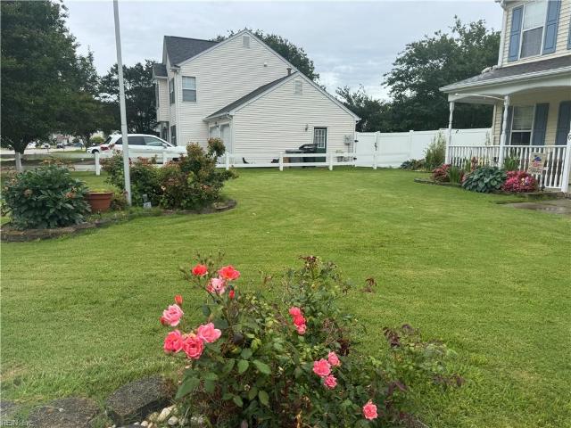 6 Old Pond CT