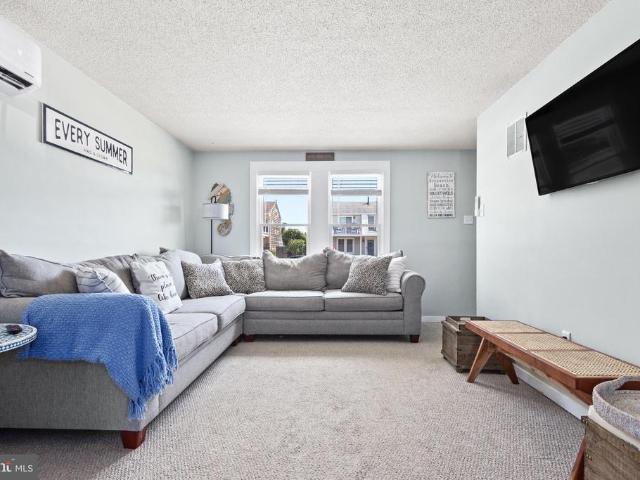 6 Ontario Unit B Drive