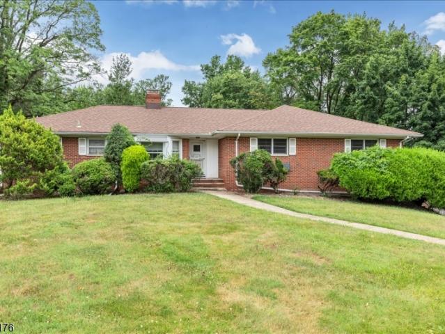 6 Orchard Dr