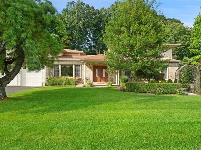 6 Orchard Hill Dr, Monsey, NY 10952
