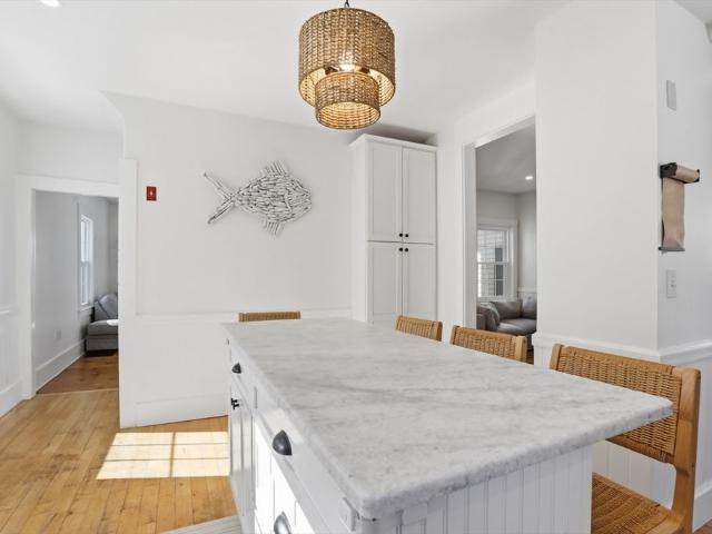 6 Atkinson St, Newburyport, MA
