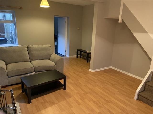6 Auburn Place