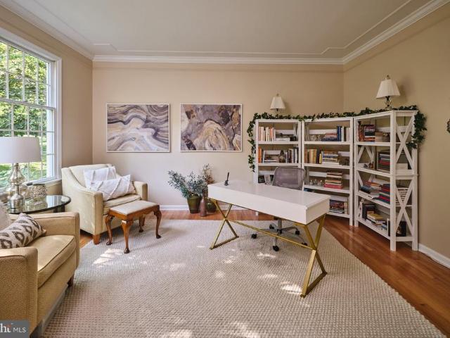 6 Avalon Lakes Court