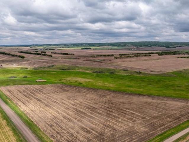 6 Ave NE, Souris, ND 58783