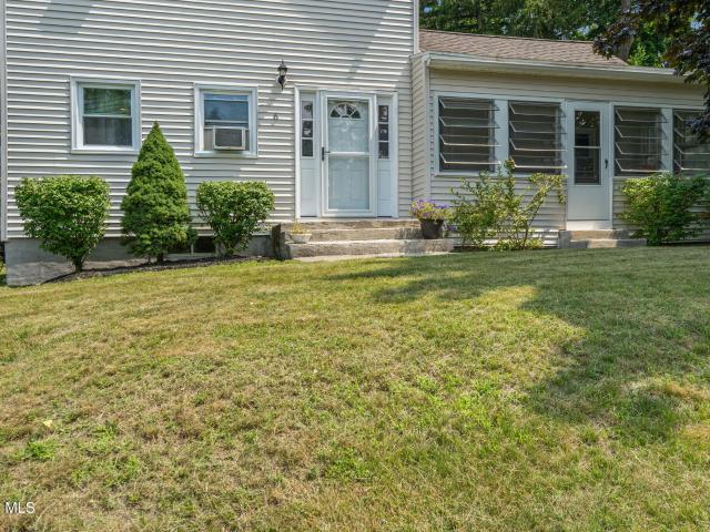 6 Acorn Avenue