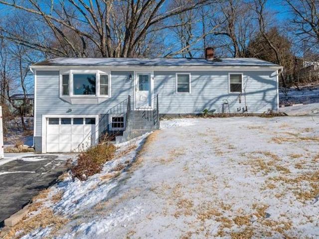6 Aljen Ave Ledyard, CT 06339 in Ledyard, Connecticut