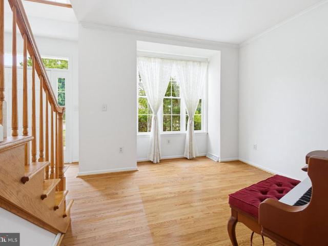 6 Andrew Court