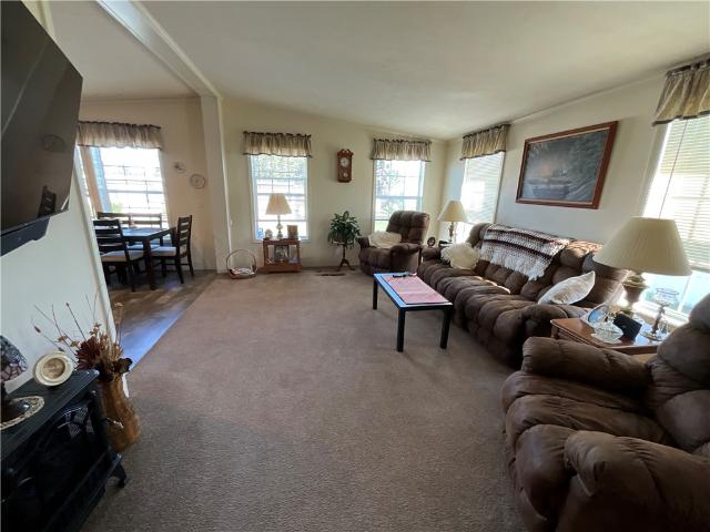 6 Applegate Dr
