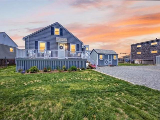 6 Arbeth Ave, Narragansett, RI 02882