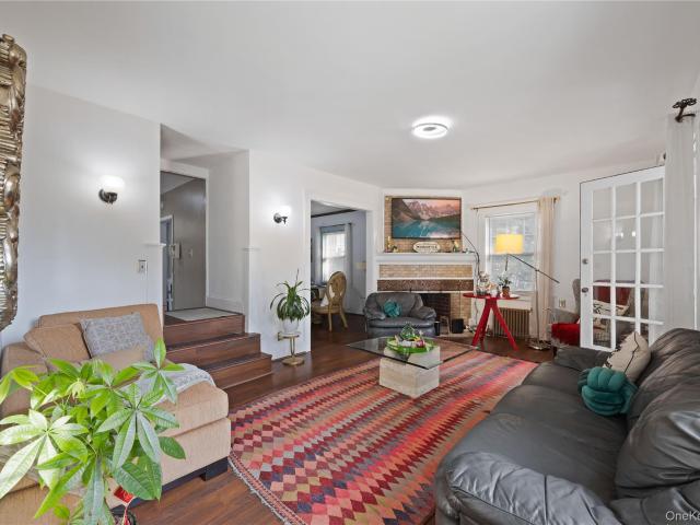 6 Arden Place