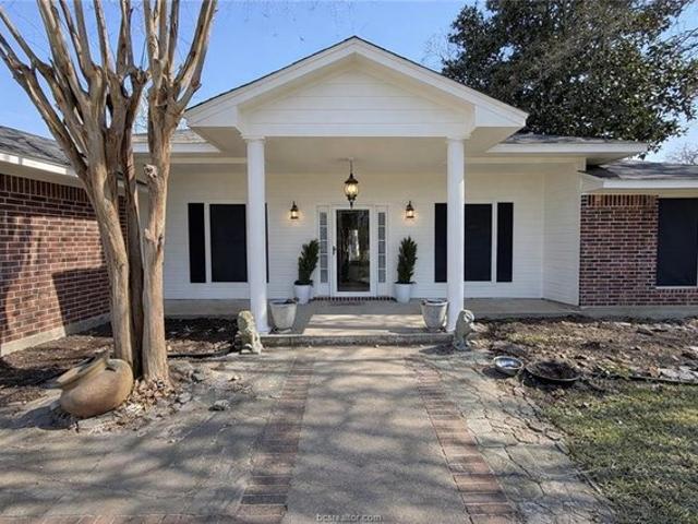 6 Arnold Palmer Ln, Hilltop Lakes, TX 77871