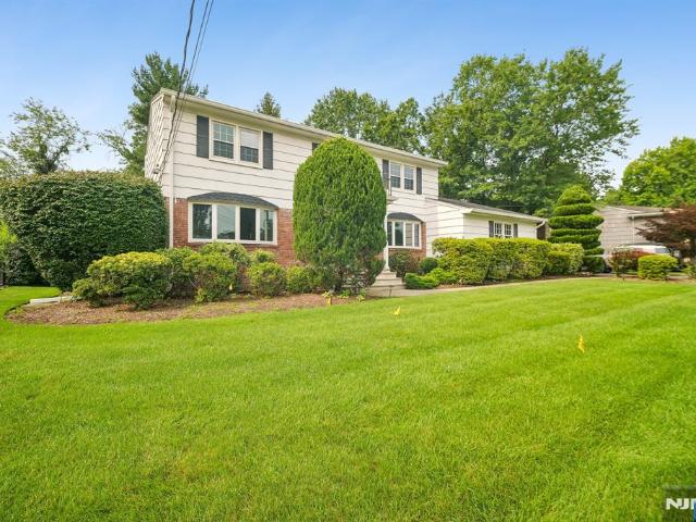 6 Aster Court