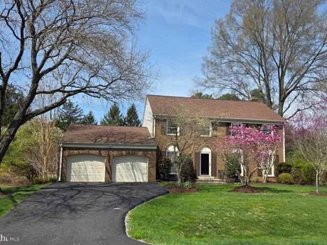 6 Buckspark Ct, Potomac, MD 20854