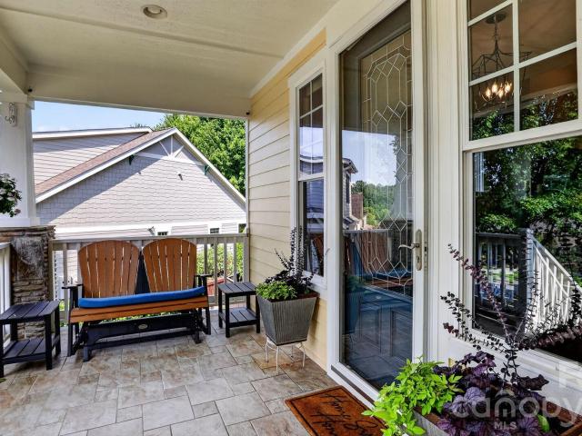 6 Bungalow Way