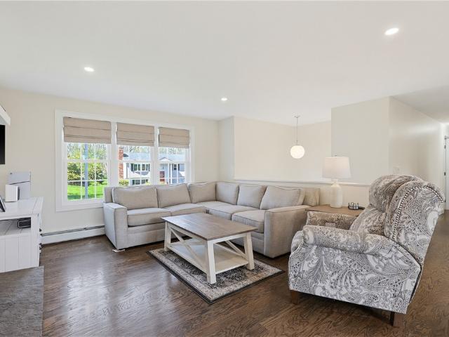 6 Burke Road