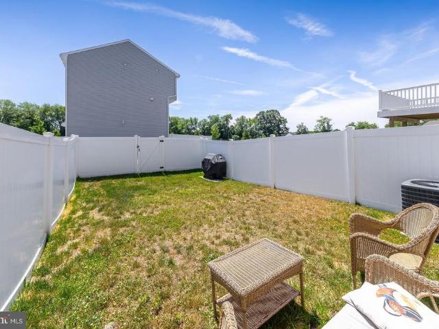 6 Burr Street