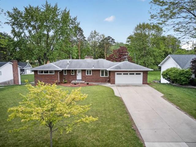 6 Burrell Ct, Midland, MI 48640
