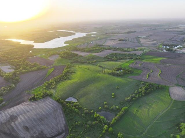 6 Badger Creek Rd, Van Meter, IA 50038