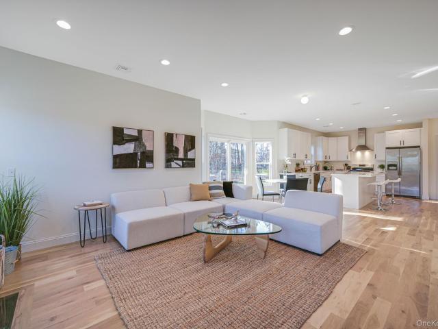 6 Baldwin Court