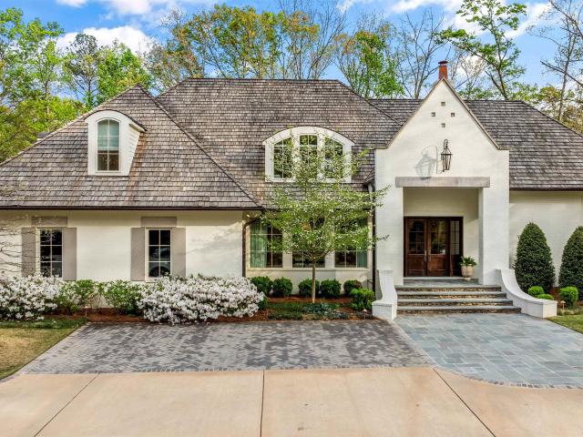 6 Baltusrol Court