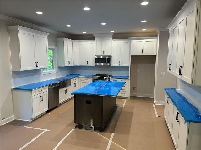 6 Barnwood Pointe