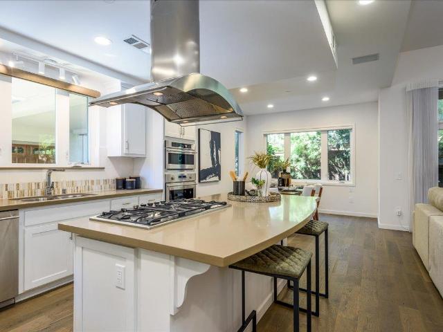 6 Barneson Avenue