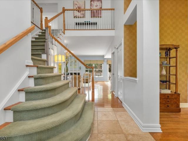 6 Barnstable Rd