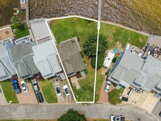 6 Bayshore Pt, Valparaiso, FL 32580
