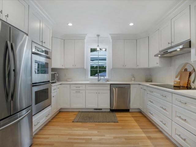 6 Bayview Road